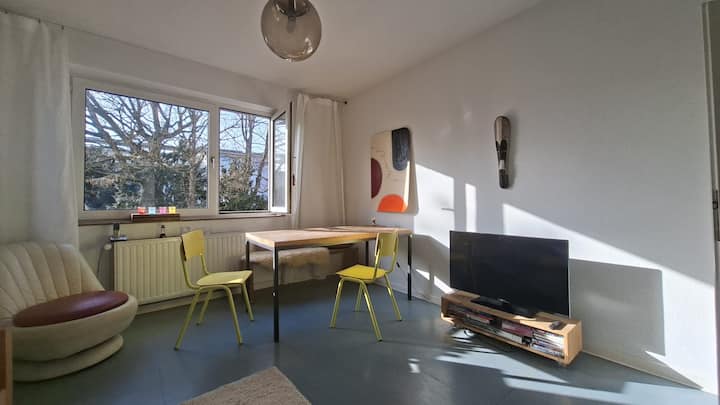 Helle 2,5 Zimmer Wohnung Mit Balkon - Cologne