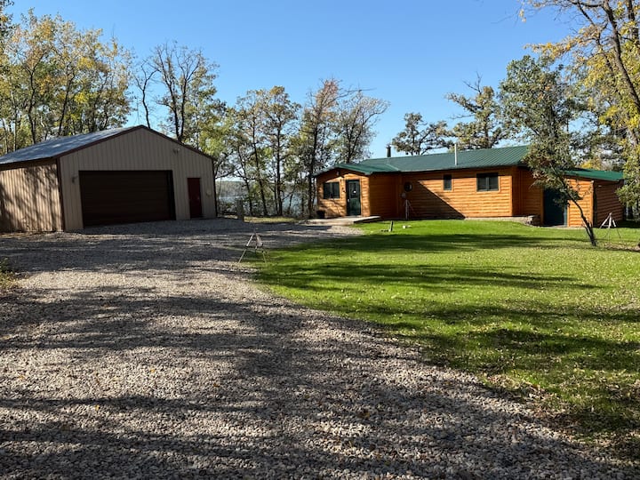 Boundary Lake Cabin - Lake Metigoshe State Park, Bottineau