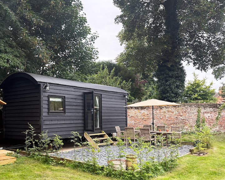 Orchard House Holiday - Shepherd Hut - Norfolk