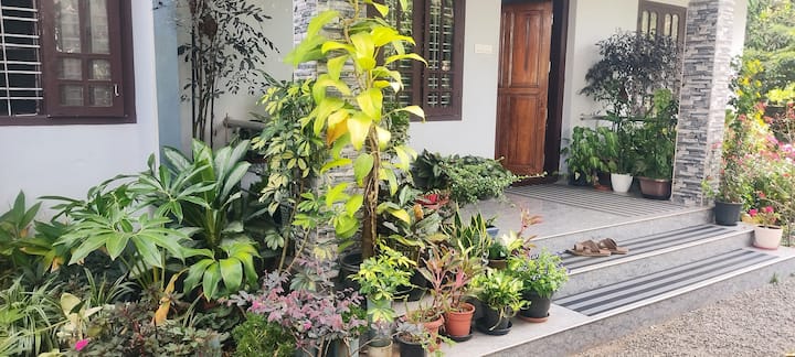 Mangalathil Homestay & Retreat - Thekkady
