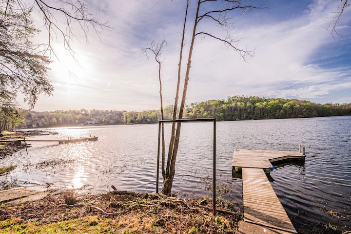 Vacation Hideaway Lakehouse - Lewisburg, KY