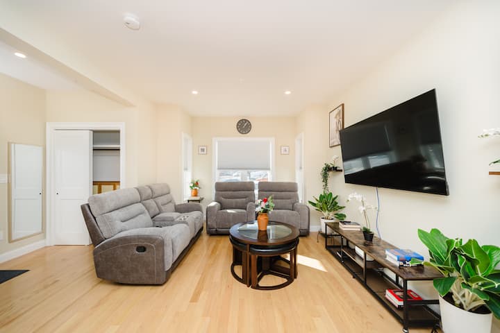 Beautiful 4br Apt W/ Free Parking In Boston |60/1 - Boston, MA