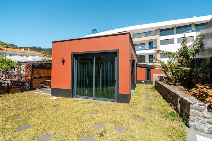 Traditional Madeira 1br W/ Bbq, Wifi & Parking - Caniço