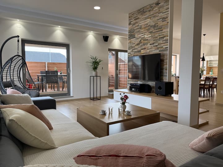 Spacious Family Villa – 4br, 3bath Near Airport - 斯洛維尼亞