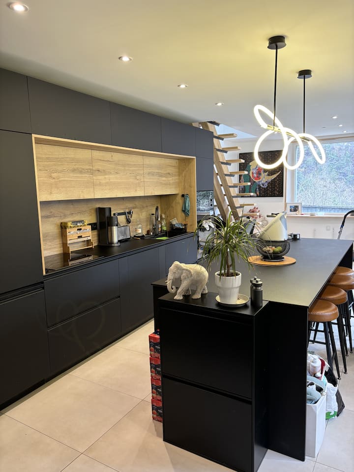 Maison 2 Chambres Avec Cuisine Hdg Et Jardin - Moutiers