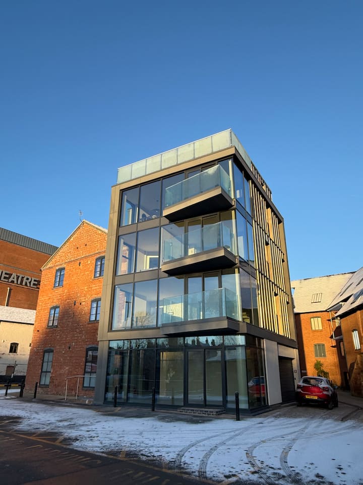 Luxury New Penthouse Duplex 7 With River Views - Shrewsbury