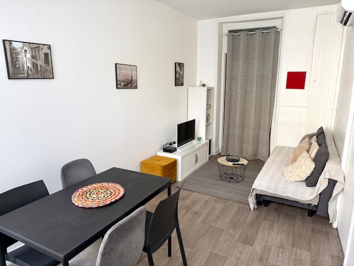 Coin Cosy Dans La Ville Des Sacres - Reims