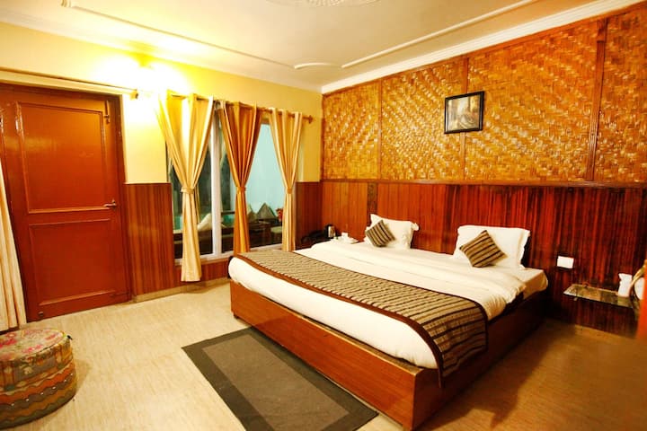 Homestay W/ Himalayan Views & Home Meals - Kausani