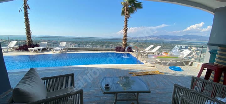 Luxury 3br W/ Stunning İZmir Bay View - Izmir