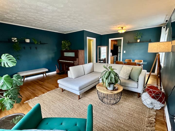 A Cozy Stay Near East Atlanta Village - Decatur, GA