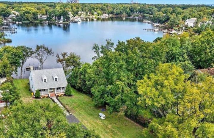 Waterfront Luxury-private Pier, Arcade, Pool Table - Pasadena, MD