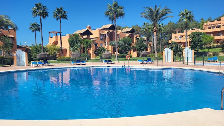 Strandnahes Penthouse Mit Pool Und Meerblick - Casares