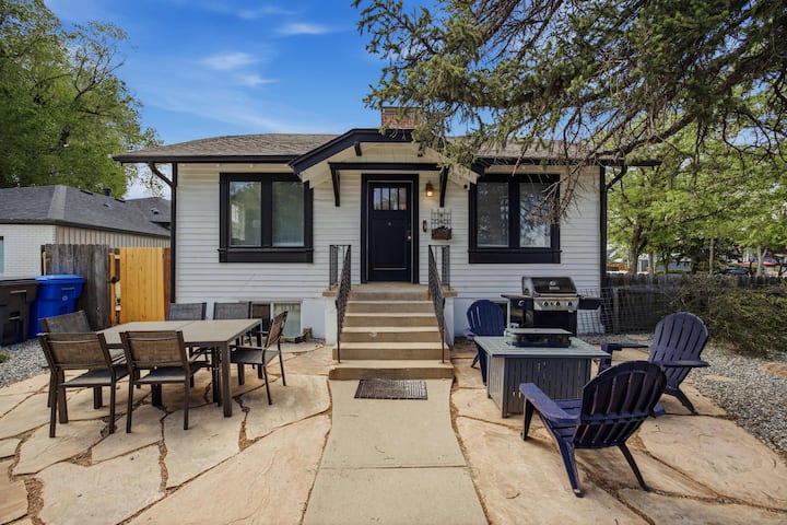Homey Retreat Hot Tub• Walk To Old Town • Dogs - Fort Collins, CO