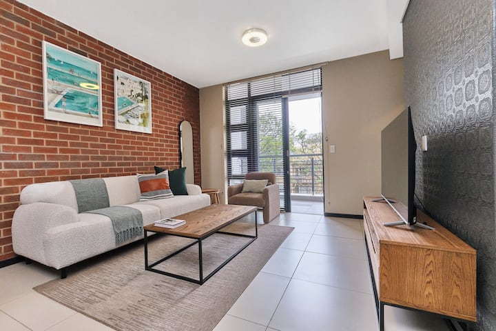 Premium Family Stay | Walkable & Business Ready - Johannesburg