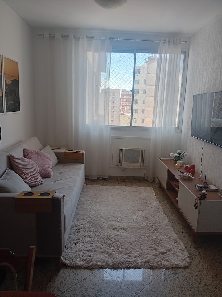 Quarto C/ Varanda Na Lapa | Ar, Wi-fi Para Mulher - グローリア