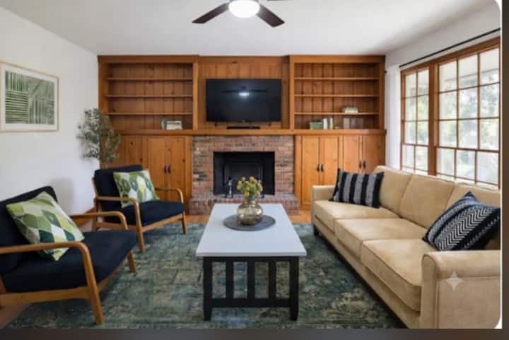 Peaceful 2 Bed Home W/ Private Yard, Quiet Spot - Spartanburg, SC