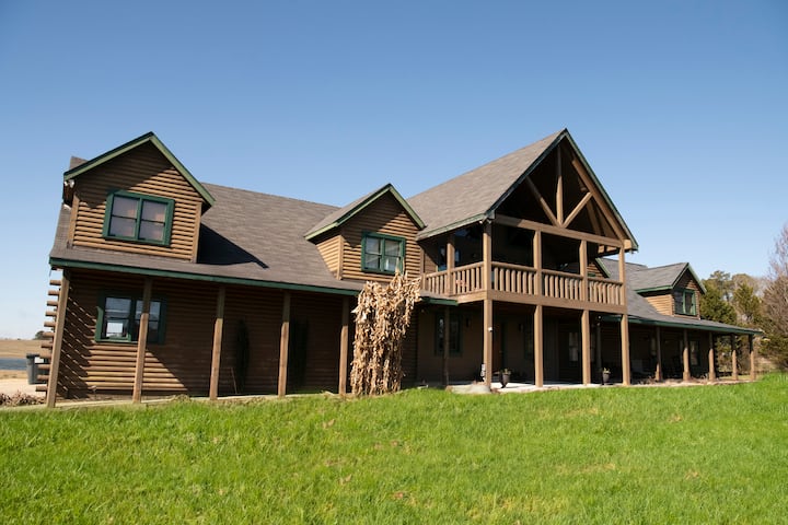 Carrollton Lake Cabin - Carrollton, GA