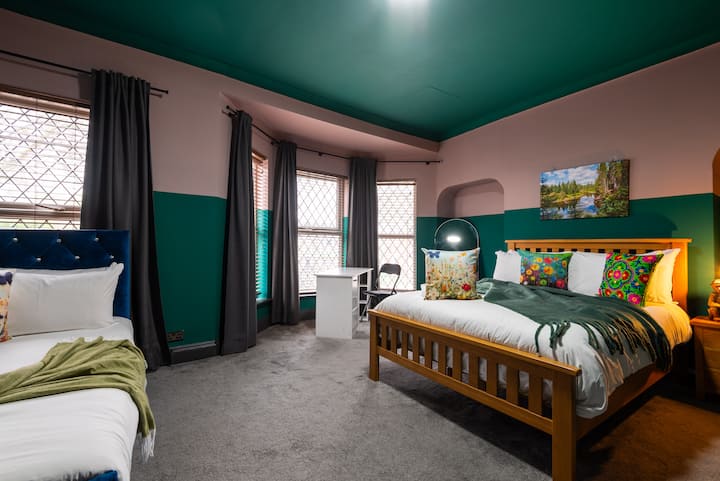 Hull Largest 5br Home Parking Garden & Games Area - 비벌리