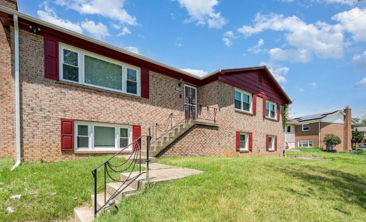 Cozy And Quiet Comfortable Neighborhood - Alexandria, VA