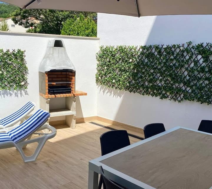 Ezaro Beach (Colours, Planta Baja) - Finisterre, España