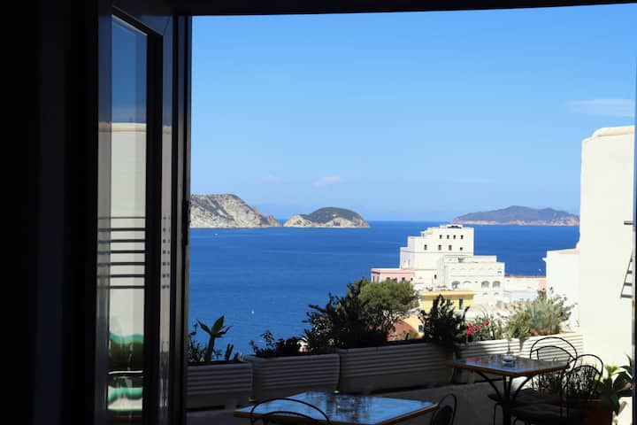 "Vespro" Ampia Camera Quadrupla-b&b Villa Ersilia - Ponza