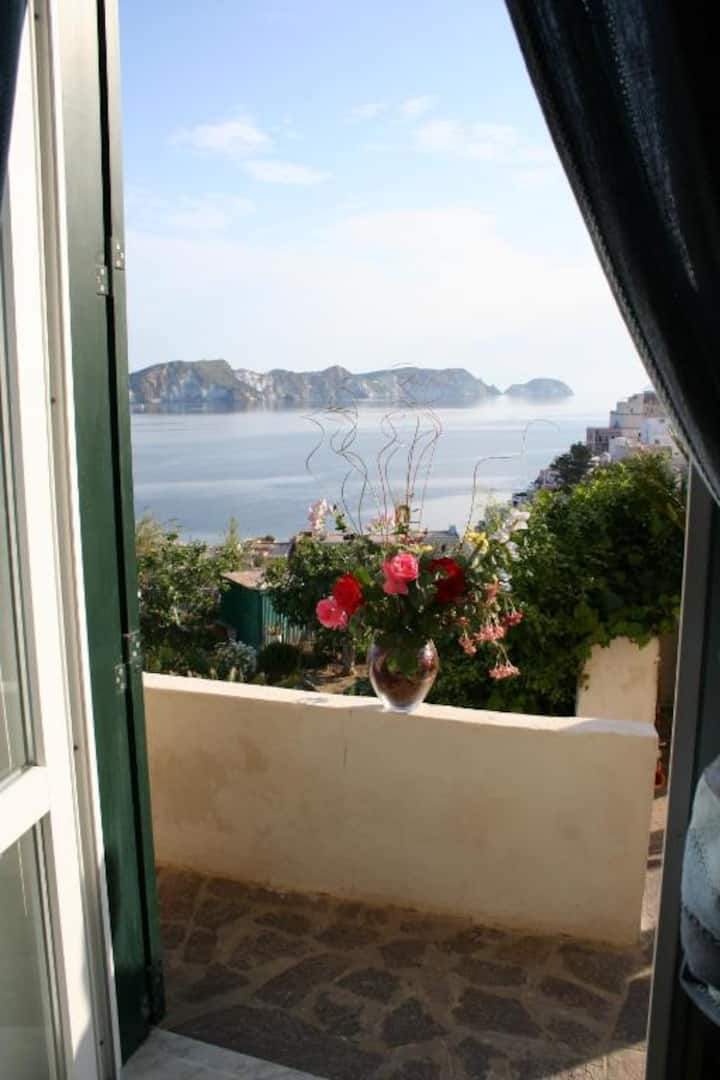 Ampia Camera Quadrupla Presso B&b Villa Ersilia - Ponza