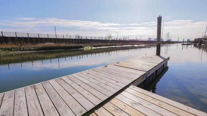 Bay View Escape Near Ac + Spacious Home - Atlantic City, NJ