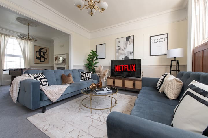 Luxury Georgian Home / Games Room / Sleeps 11 - Maidstone