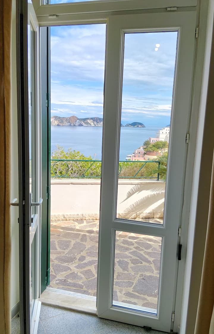 "Alba" Camera Quadrupla - B&b Villa Ersilia - Ponza