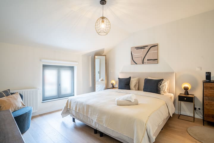 New - La Maison - Schieve (3rd Left) - Brussels