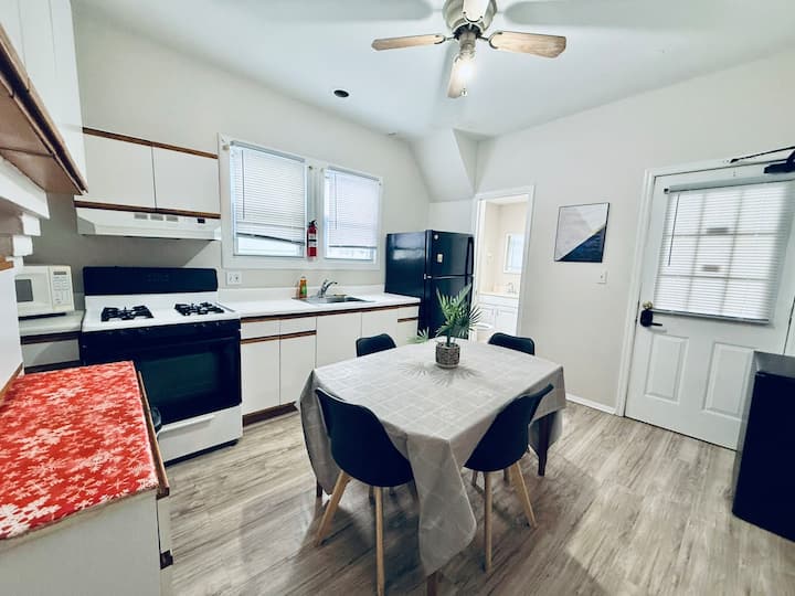 Prime Area Stay – 3 Bedrooms | Sleeps 8 Guests - Montclair, NJ