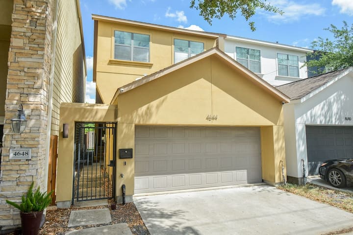Modern Luxe In The Heights - Bellaire, TX