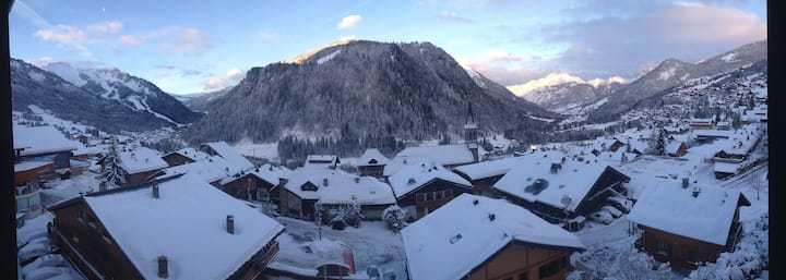 Le 502 Skis Aux Pieds - Châtel