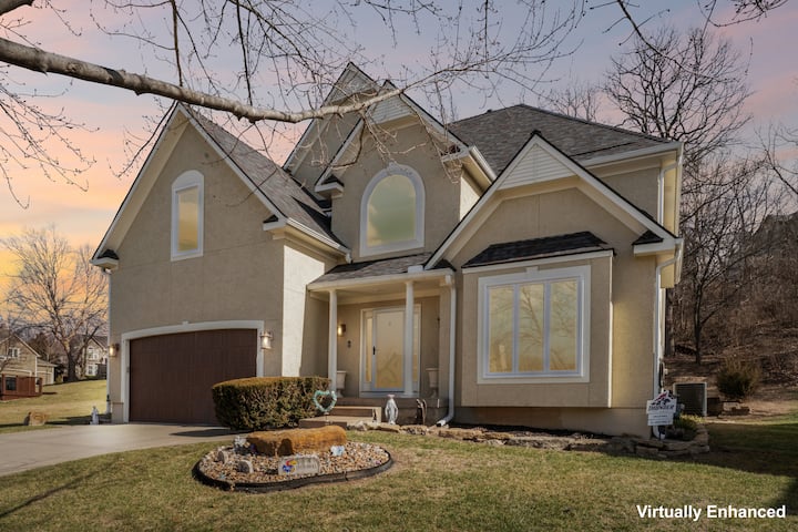 Beautiful & Affordable Home In Shawnee! - Shawnee, KS