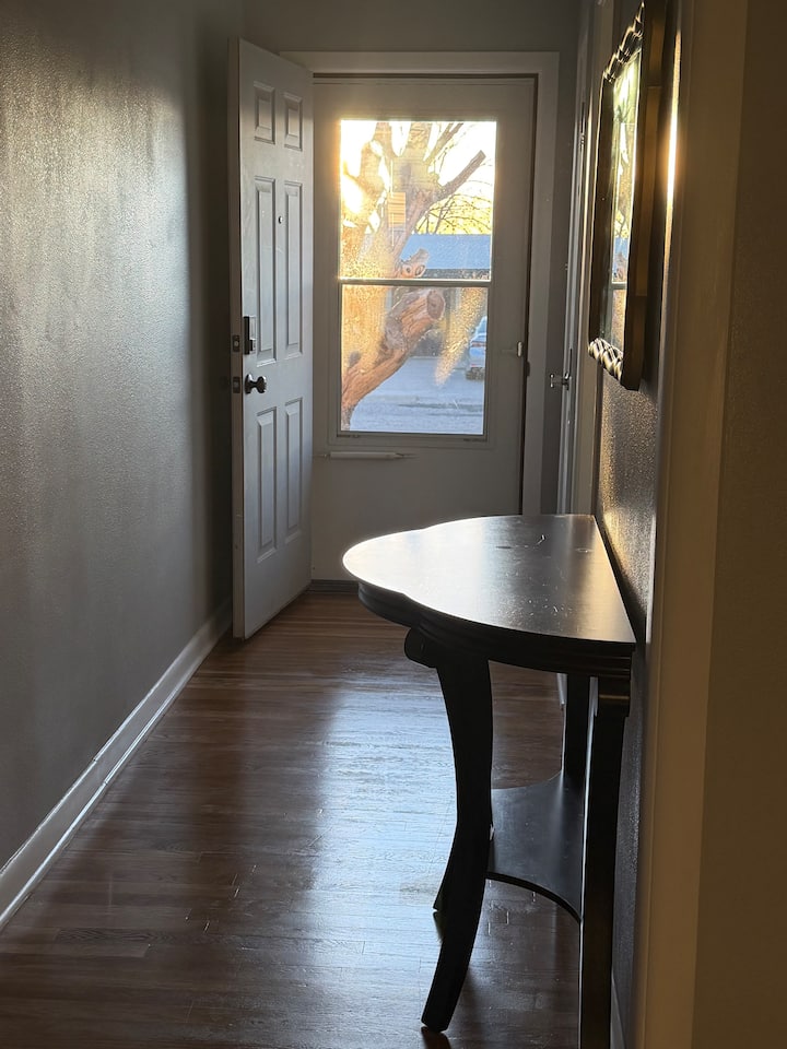 Warm & Cozy Renovated 3br Home W/2 Living Areas - Alamogordo, NM