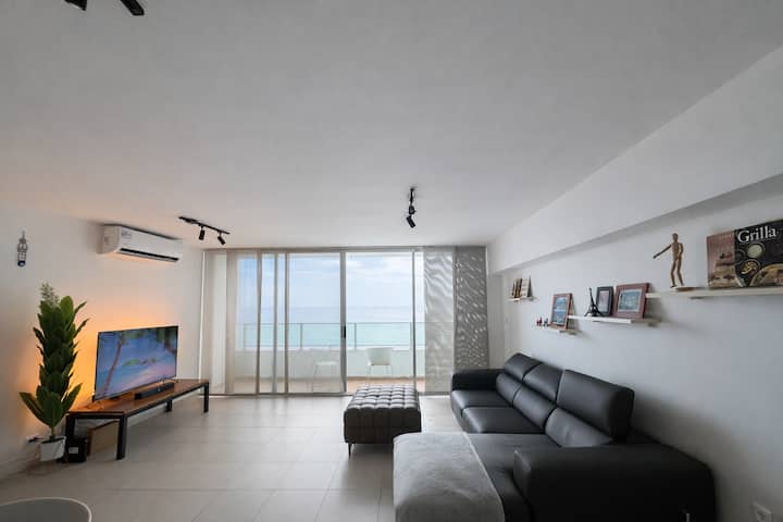 High-floor 3br Oceanview Apartment W/ Balcony - Panama City
