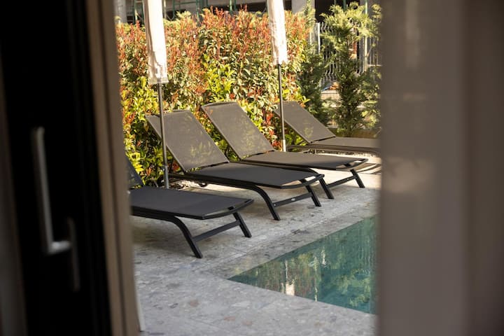 Id- Real Villa 11 - Qerret