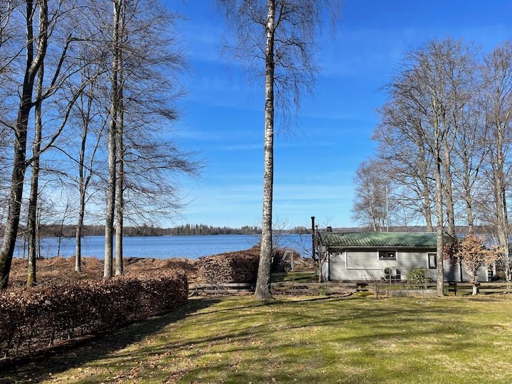 Stuga Mellan Sjöarna I Byn Blötan. - Tingsryd