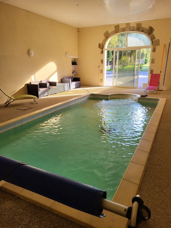 La Source De Saint Joseph- Piscine & Puy Du Fou - Puy du Fou