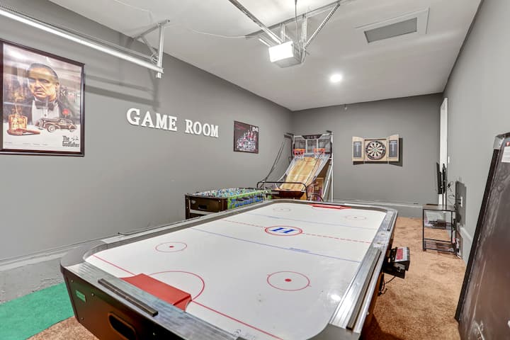 Stylish 3br Home | Game Room & 2 King Beds In Kc - Overland Park, KS