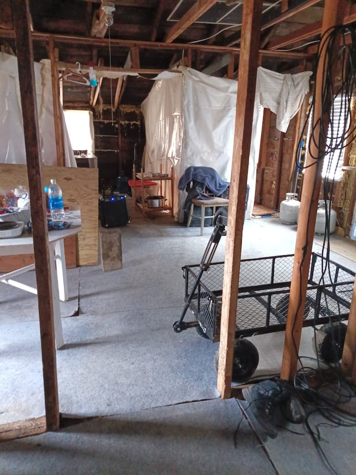 Peaceful Country Cabin - Ithaca, MI