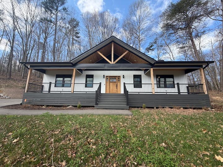 Norris Lake Retreat | Sleeps 8 | Marina + Trails - Cove Lake State Park, Caryville
