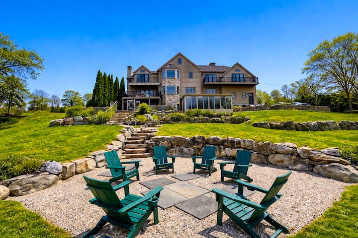 The Lakeview Haven: Steps From Candlewood Inn - Brookfield, CT