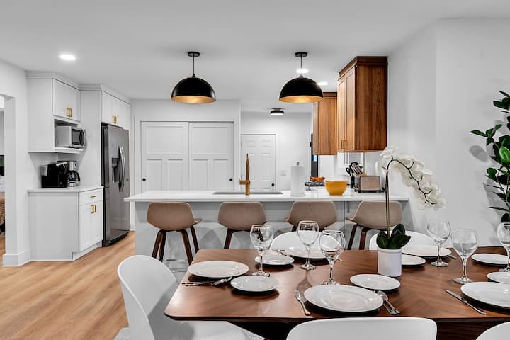 Updated Ranch, Large Yard, Attached Garage - East Aurora, NY