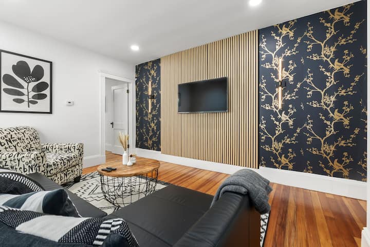 The Eleven On Hancock | Modern Salem Stay - Beverly, MA