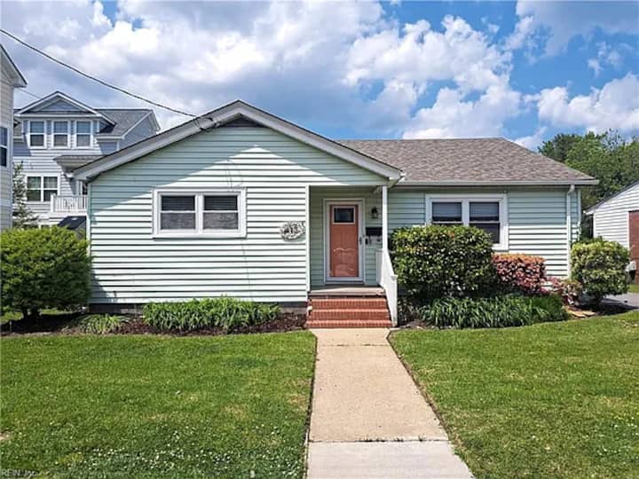 A Vintage Home And Walkable To Beach. - Virginia Beach, VA