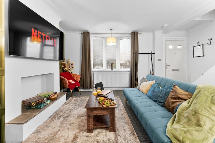 3-bed Contractor House Colchester + Parking - Colchester