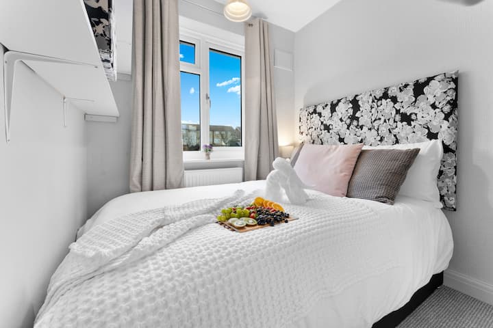 Colchester|house|fast Wifi|2*parking|family Stay - Colchester