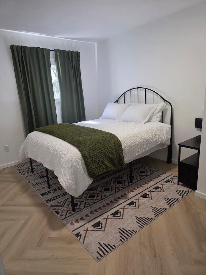 Delightful Home Close To Downtown - Idaho Falls, ID