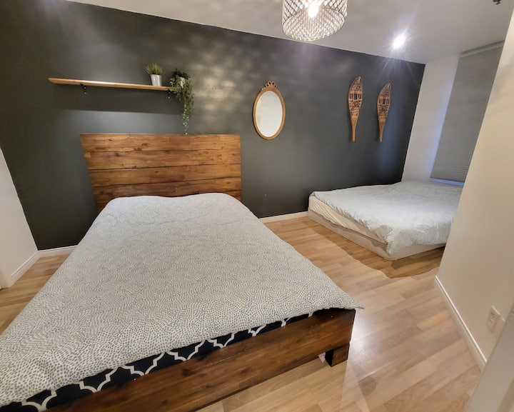 8• Your Crew’s Plateau Hq • Steps To Nightlife - Laval, Quebec, Canadà